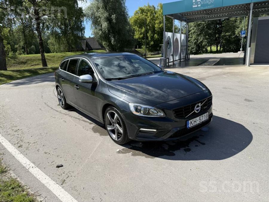 Pelēks Volvo V60 2013 Rīga, ar dzinēja tilpumu 2.00 L un nobraukumu 310 tūkst. km par 4990 €, foto 9 vietnē AUTOMOTO.COM.LV