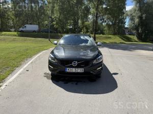 Pelēks Volvo V60 2013 Rīga, ar dzinēja tilpumu 2.00 L un nobraukumu 310 tūkst. km par 4990 €, foto 11 vietnē AUTOMOTO.COM.LV