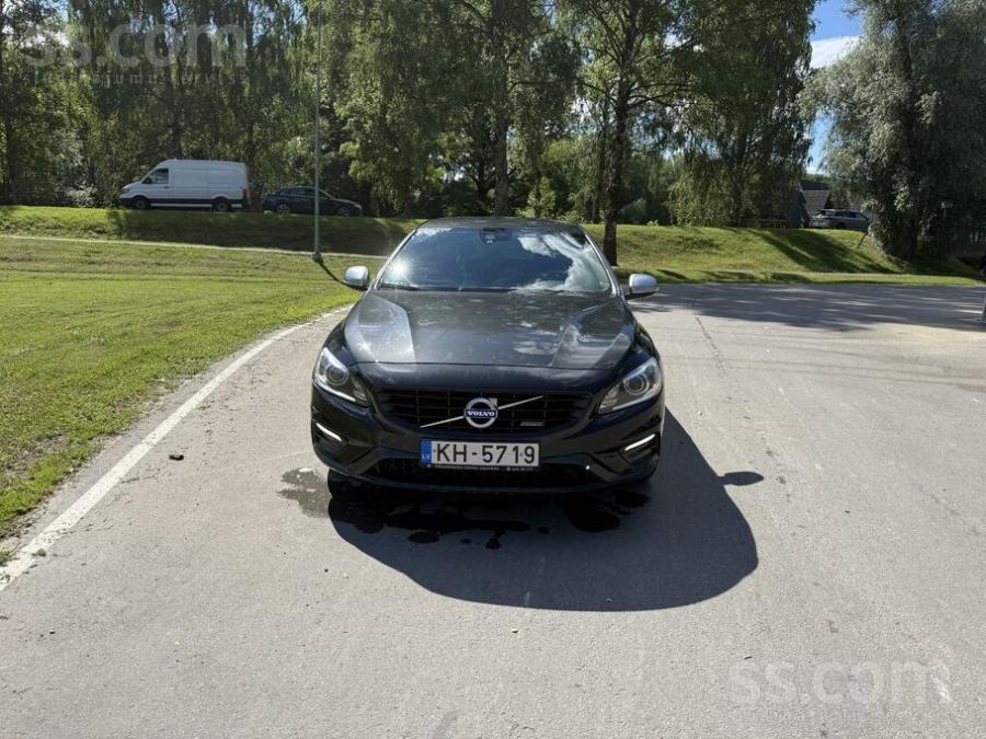 Pelēks Volvo V60 2013 Rīga, ar dzinēja tilpumu 2.00 L un nobraukumu 310 tūkst. km par 4990 €, foto 11 vietnē AUTOMOTO.COM.LV