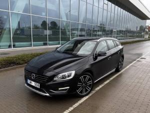 Grey Volvo V60 2013 in Rezekne, with an engine capacity of 2.40 L and mileage of 268 thousand km for 7900 €, photo  on AUTOMOTO.COM.LV