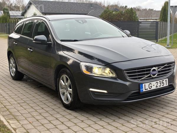 Pelēks Volvo V60 2013 Rīga, ar dzinēja tilpumu 2.00 L un nobraukumu 255 tūkst. km par 5200 €, foto 4 vietnē AUTOMOTO.COM.LV