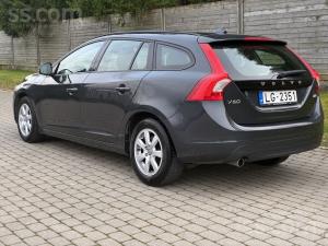Grey Volvo V60 2013 in Riga, with an engine capacity of 2.00 L and mileage of 255 thousand km for 5200 €, photo 8 on AUTOMOTO.COM.LV