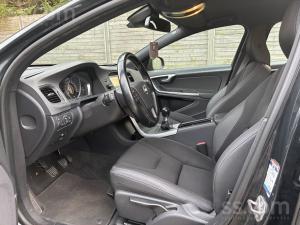 Grey Volvo V60 2013 in Riga, with an engine capacity of 2.00 L and mileage of 255 thousand km for 5200 €, photo 11 on AUTOMOTO.COM.LV