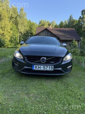 Pelēks Volvo V60 2013 Rīga, ar dzinēja tilpumu 2.00 L un nobraukumu 311 tūkst. km par 4300 €, foto 3 vietnē AUTOMOTO.COM.LV