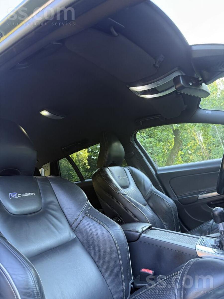 Pelēks Volvo V60 2013 Rīga, ar dzinēja tilpumu 2.00 L un nobraukumu 311 tūkst. km par 4300 €, foto 19 vietnē AUTOMOTO.COM.LV