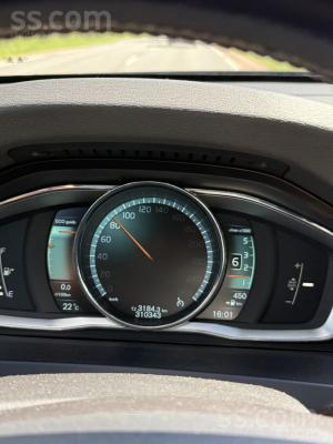 Pelēks Volvo V60 2013 Rīga, ar dzinēja tilpumu 2.00 L un nobraukumu 311 tūkst. km par 4300 €, foto 25 vietnē AUTOMOTO.COM.LV