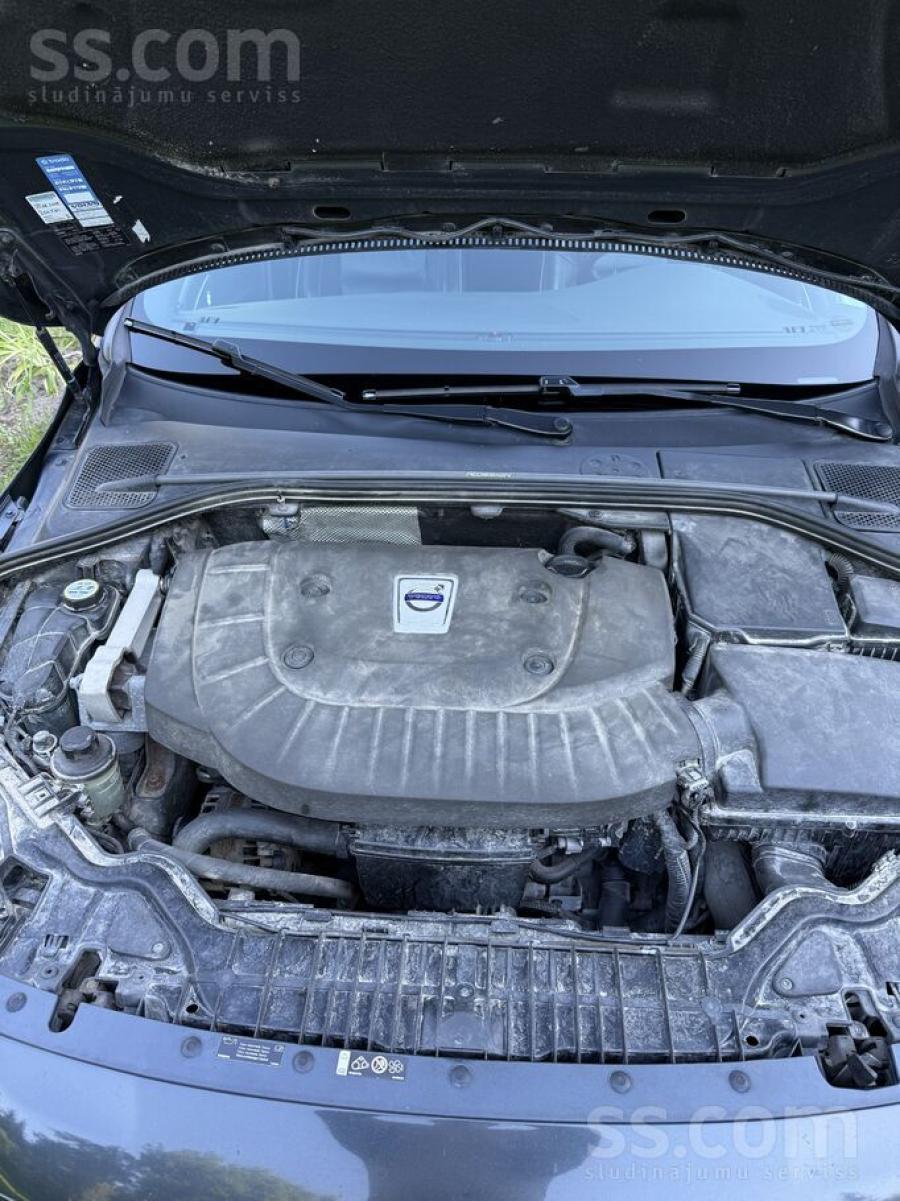Pelēks Volvo V60 2013 Rīga, ar dzinēja tilpumu 2.00 L un nobraukumu 311 tūkst. km par 4300 €, foto 29 vietnē AUTOMOTO.COM.LV
