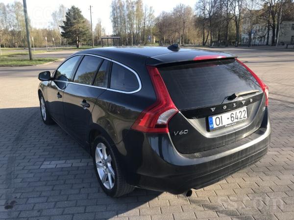 Pelēks Volvo V60 2013 Jelgava, ar dzinēja tilpumu 1.60 L un nobraukumu 284 tūkst. km par 7450 €, foto 4 vietnē AUTOMOTO.COM.LV
