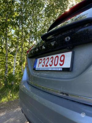 Pelēks Volvo V60 2013 Viļņa, ar dzinēja tilpumu 2.40 L un nobraukumu 256 tūkst. km par 5900 €, foto 6 vietnē AUTOMOTO.COM.LV
