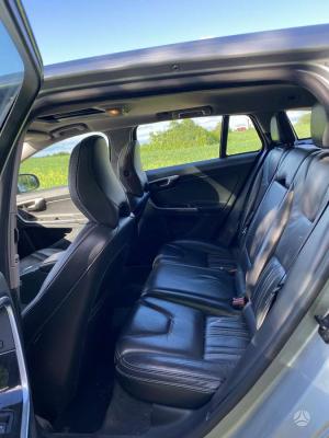Pelēks Volvo V60 2013 Viļņa, ar dzinēja tilpumu 2.40 L un nobraukumu 256 tūkst. km par 5900 €, foto 10 vietnē AUTOMOTO.COM.LV