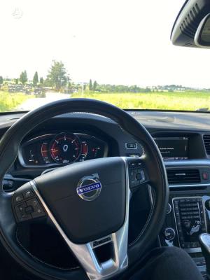 Pelēks Volvo V60 2013 Viļņa, ar dzinēja tilpumu 2.40 L un nobraukumu 256 tūkst. km par 5900 €, foto 12 vietnē AUTOMOTO.COM.LV