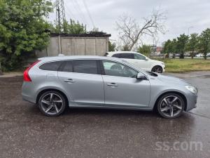 Grey Volvo V60 2013 in Riga, with an engine capacity of 2.40 L and mileage of 263 thousand km for 7990 €, photo 6 on AUTOMOTO.COM.LV
