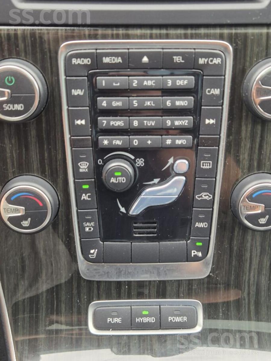 Grey Volvo V60 2013 in Riga, with an engine capacity of 2.40 L and mileage of 263 thousand km for 7990 €, photo 14 on AUTOMOTO.COM.LV