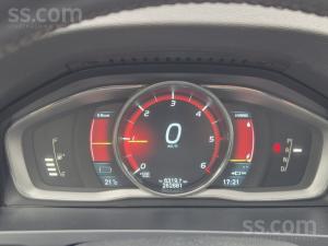 Grey Volvo V60 2013 in Riga, with an engine capacity of 2.40 L and mileage of 263 thousand km for 7990 €, photo 16 on AUTOMOTO.COM.LV