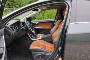 Grey Volvo V60 2013 in Alytus, with an engine capacity of 2.40 L and mileage of 289 thousand km for 6950 €, photo 9 on AUTOMOTO.COM.LV
