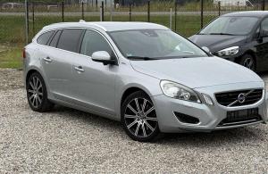 Grey Volvo V60 2013 in Kaunas, with an engine capacity of 2.40 L and mileage of 289 thousand km for 5900 €, photo  on AUTOMOTO.COM.LV
