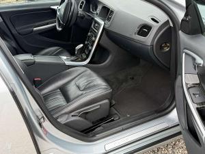 Pelēks Volvo V60 2013 Kauņa, ar dzinēja tilpumu 2.40 L un nobraukumu 289 tūkst. km par 5900 €, foto 8 vietnē AUTOMOTO.COM.LV