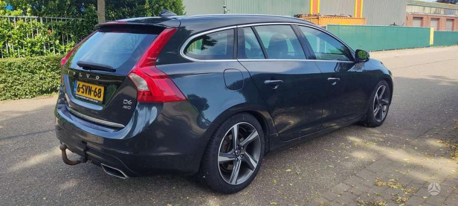 Grey Volvo V60 2013 in Kaunas, with an engine capacity of 2.40 L and mileage of 295 thousand km for 6200 €, photo 11 on AUTOMOTO.COM.LV