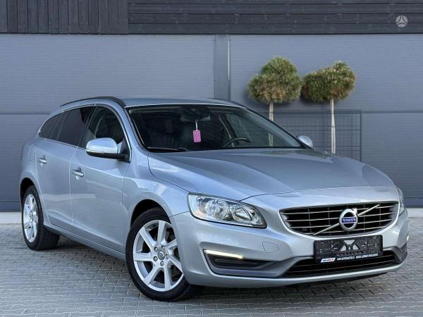 Pelēks Volvo V60 2013 Šauļi, ar dzinēja tilpumu 2.40 L un nobraukumu 283 tūkst. km par 8950 €, foto 1 vietnē AUTOMOTO.COM.LV