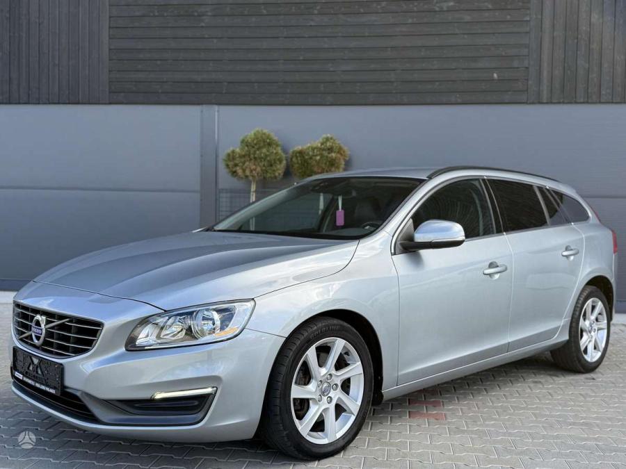 Pelēks Volvo V60 2013 Šauļi, ar dzinēja tilpumu 2.40 L un nobraukumu 283 tūkst. km par 8950 €, foto 5 vietnē AUTOMOTO.COM.LV