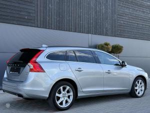 Pelēks Volvo V60 2013 Šauļi, ar dzinēja tilpumu 2.40 L un nobraukumu 283 tūkst. km par 8950 €, foto 9 vietnē AUTOMOTO.COM.LV
