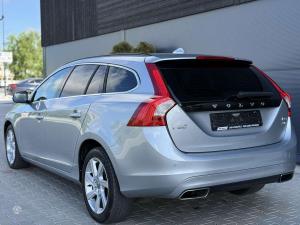 Pelēks Volvo V60 2013 Šauļi, ar dzinēja tilpumu 2.40 L un nobraukumu 283 tūkst. km par 8950 €, foto 10 vietnē AUTOMOTO.COM.LV