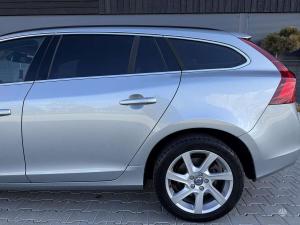 Pelēks Volvo V60 2013 Šauļi, ar dzinēja tilpumu 2.40 L un nobraukumu 283 tūkst. km par 8950 €, foto 15 vietnē AUTOMOTO.COM.LV