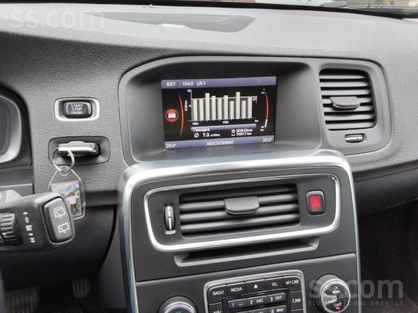 Grey Volvo V60 2013 in Valmiera, with an engine capacity of 2.00 L and mileage of 218 thousand km for 6300 €, photo 6 on AUTOMOTO.COM.LV