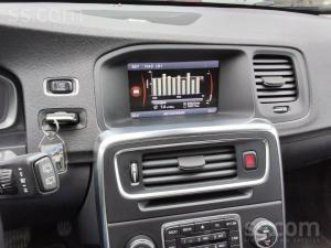 Grey Volvo V60 2013 in Valmiera, with an engine capacity of 2.00 L and mileage of 218 thousand km for 6300 €, photo 7 on AUTOMOTO.COM.LV