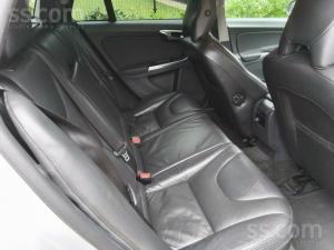 Grey Volvo V60 2013 in Valmiera, with an engine capacity of 2.00 L and mileage of 218 thousand km for 6300 €, photo 10 on AUTOMOTO.COM.LV