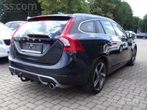 Grey Volvo V60 2013 in Riga, with an engine capacity of 2.40 L and mileage of 219 thousand km for 9400 €, photo 4 on AUTOMOTO.COM.LV