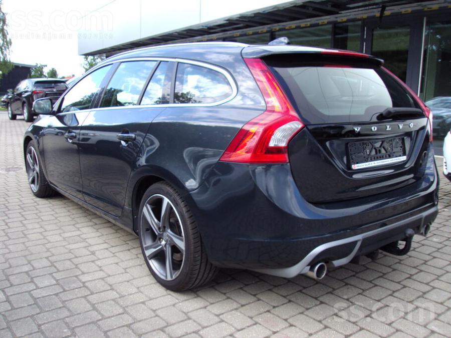 Grey Volvo V60 2013 in Riga, with an engine capacity of 2.40 L and mileage of 219 thousand km for 9400 €, photo 5 on AUTOMOTO.COM.LV