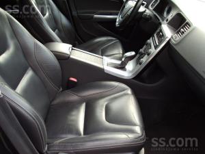 Grey Volvo V60 2013 in Riga, with an engine capacity of 2.40 L and mileage of 219 thousand km for 9400 €, photo 8 on AUTOMOTO.COM.LV