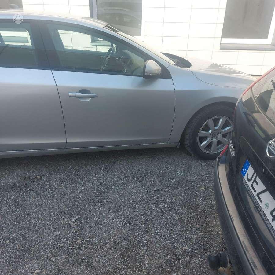 Pelēks Volvo V60 2013 Panevēža, ar dzinēja tilpumu 1.56 L un nobraukumu 243 tūkst. km par 4800 €, foto 6 vietnē AUTOMOTO.COM.LV