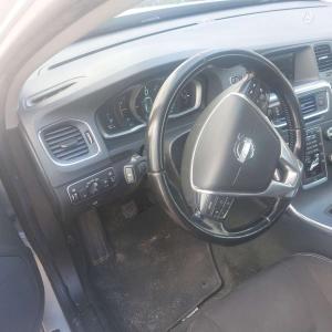 Pelēks Volvo V60 2013 Panevēža, ar dzinēja tilpumu 1.56 L un nobraukumu 243 tūkst. km par 4800 €, foto 8 vietnē AUTOMOTO.COM.LV