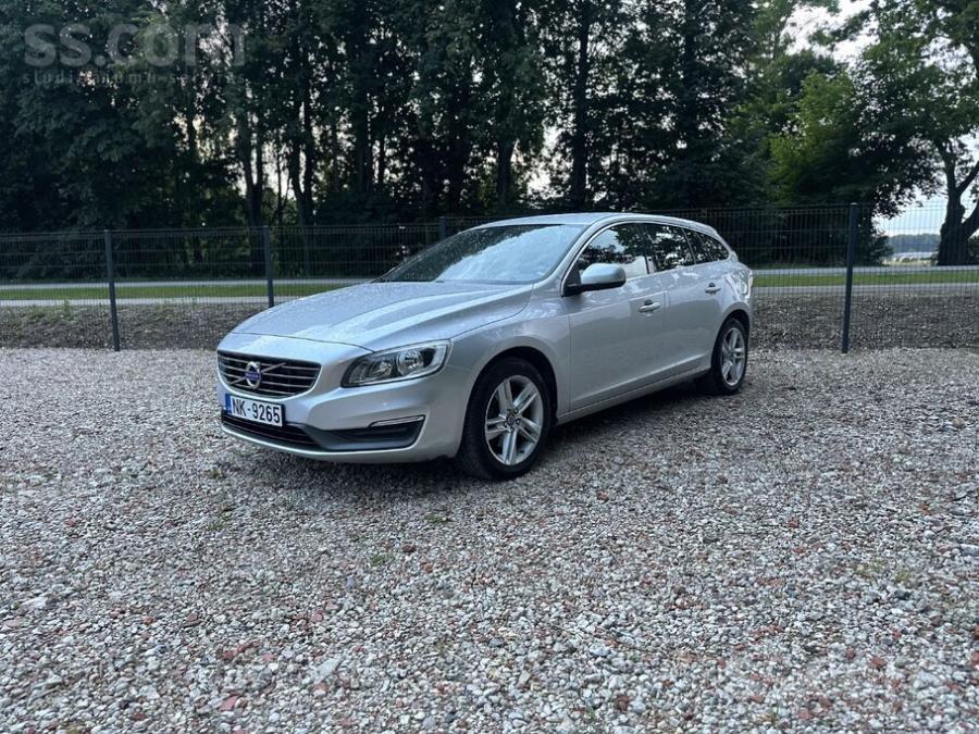 Pelēks Volvo V60 2013 Cēsis, ar dzinēja tilpumu 1.60 L un nobraukumu 0 tūkst. km par 5700 €, foto 1 vietnē AUTOMOTO.COM.LV