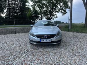 Pelēks Volvo V60 2013 Cēsis, ar dzinēja tilpumu 1.60 L un nobraukumu 0 tūkst. km par 5700 €, foto 3 vietnē AUTOMOTO.COM.LV
