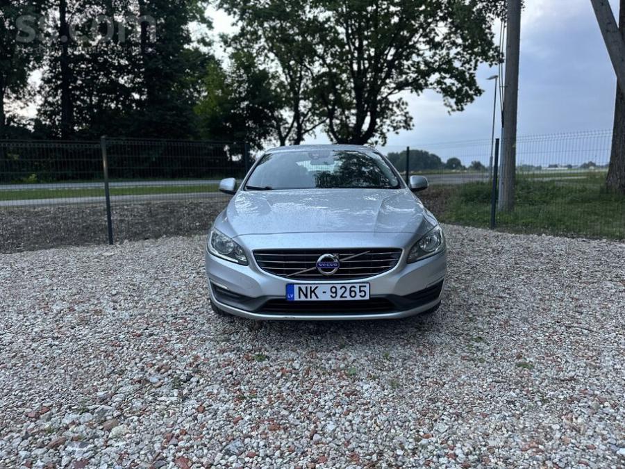 Pelēks Volvo V60 2013 Cēsis, ar dzinēja tilpumu 1.60 L un nobraukumu 0 tūkst. km par 5700 €, foto 3 vietnē AUTOMOTO.COM.LV