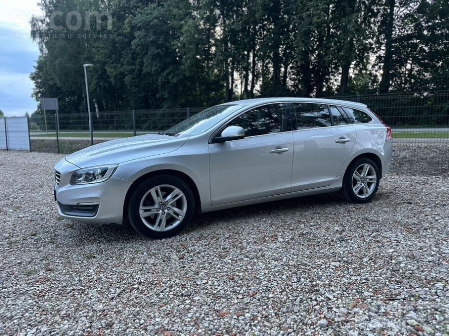 Pelēks Volvo V60 2013 Cēsis, ar dzinēja tilpumu 1.60 L un nobraukumu 0 tūkst. km par 5700 €, foto 4 vietnē AUTOMOTO.COM.LV