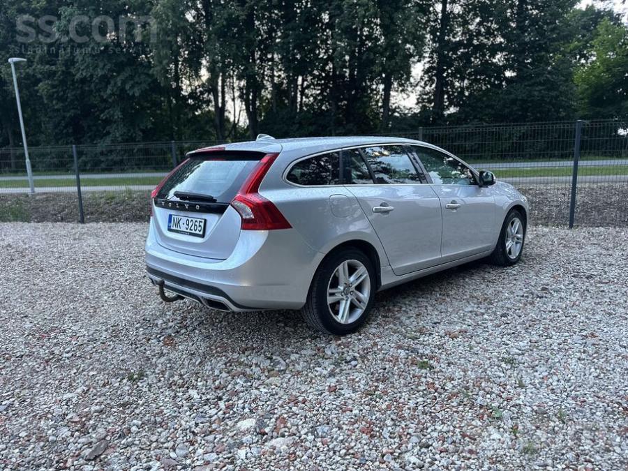 Pelēks Volvo V60 2013 Cēsis, ar dzinēja tilpumu 1.60 L un nobraukumu 0 tūkst. km par 5700 €, foto 6 vietnē AUTOMOTO.COM.LV