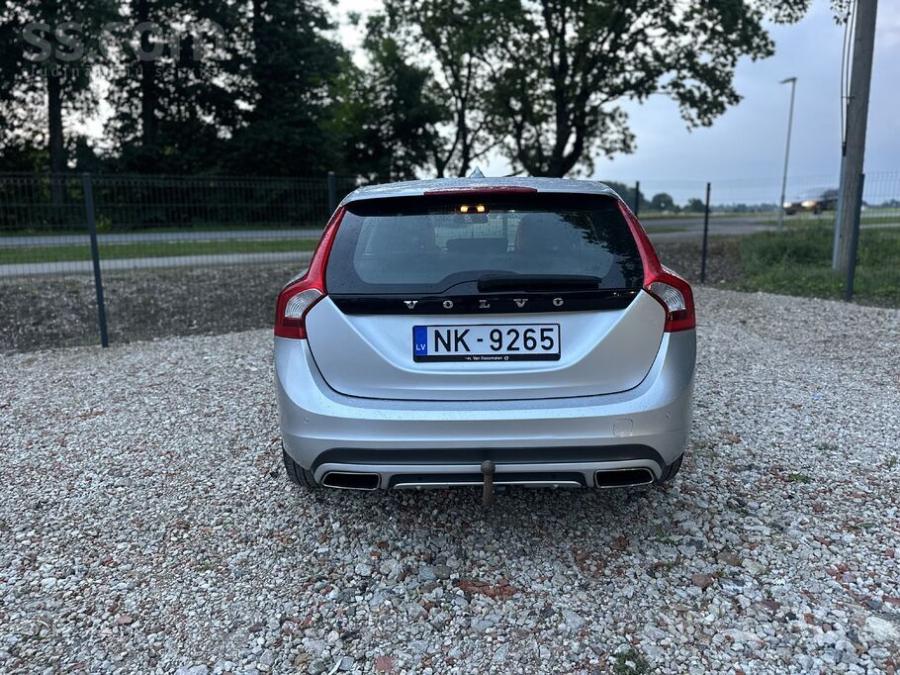 Pelēks Volvo V60 2013 Cēsis, ar dzinēja tilpumu 1.60 L un nobraukumu 0 tūkst. km par 5700 €, foto 7 vietnē AUTOMOTO.COM.LV