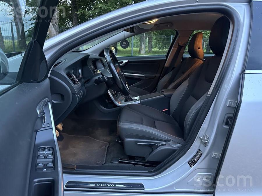 Pelēks Volvo V60 2013 Cēsis, ar dzinēja tilpumu 1.60 L un nobraukumu 0 tūkst. km par 5700 €, foto 11 vietnē AUTOMOTO.COM.LV