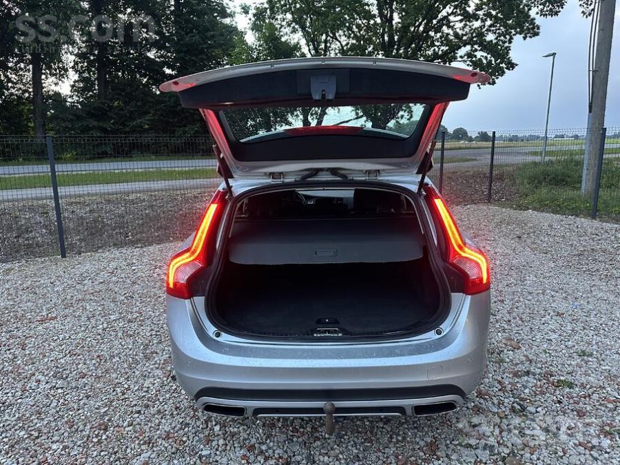 Pelēks Volvo V60 2013 Cēsis, ar dzinēja tilpumu 1.60 L un nobraukumu 0 tūkst. km par 5700 €, foto 12 vietnē AUTOMOTO.COM.LV