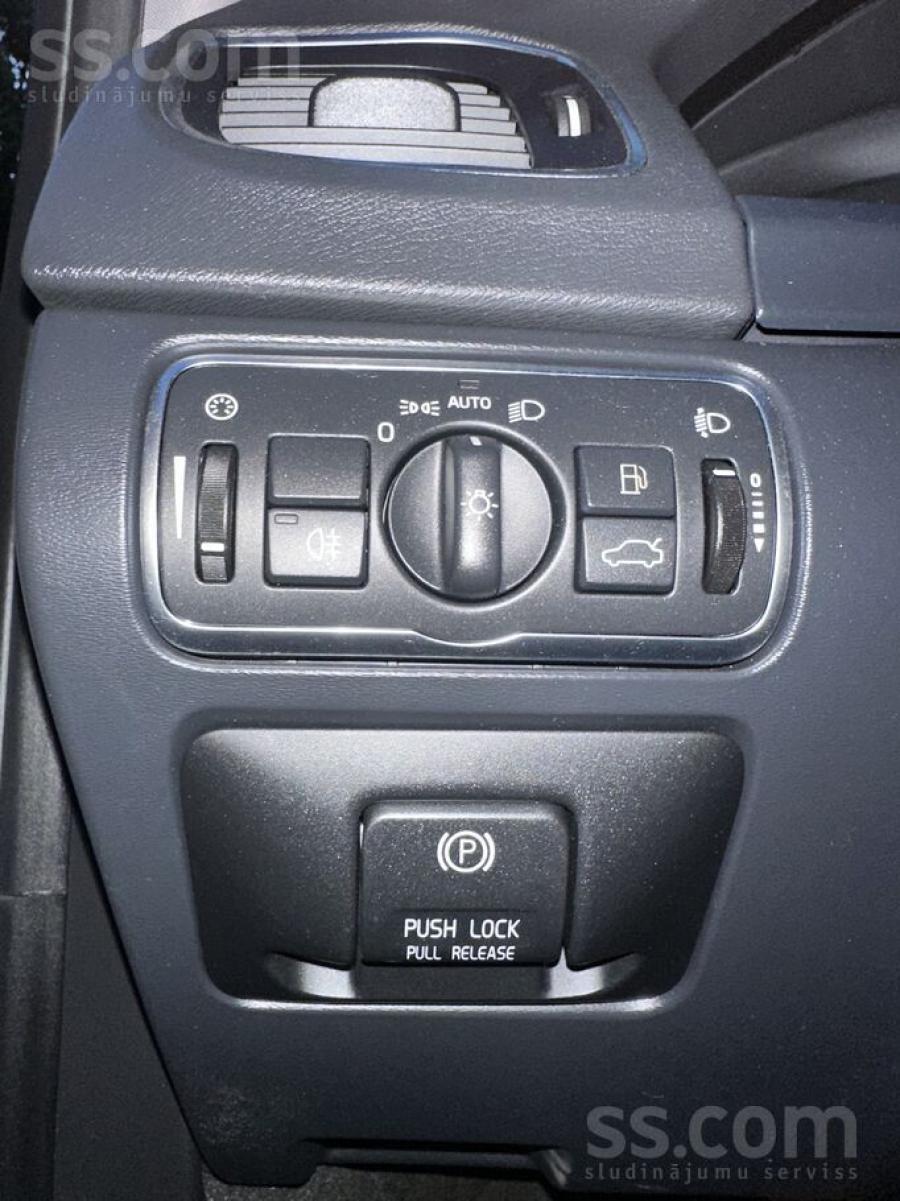 Pelēks Volvo V60 2013 Cēsis, ar dzinēja tilpumu 1.60 L un nobraukumu 0 tūkst. km par 5700 €, foto 15 vietnē AUTOMOTO.COM.LV