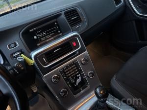 Pelēks Volvo V60 2013 Cēsis, ar dzinēja tilpumu 1.60 L un nobraukumu 0 tūkst. km par 5700 €, foto 17 vietnē AUTOMOTO.COM.LV