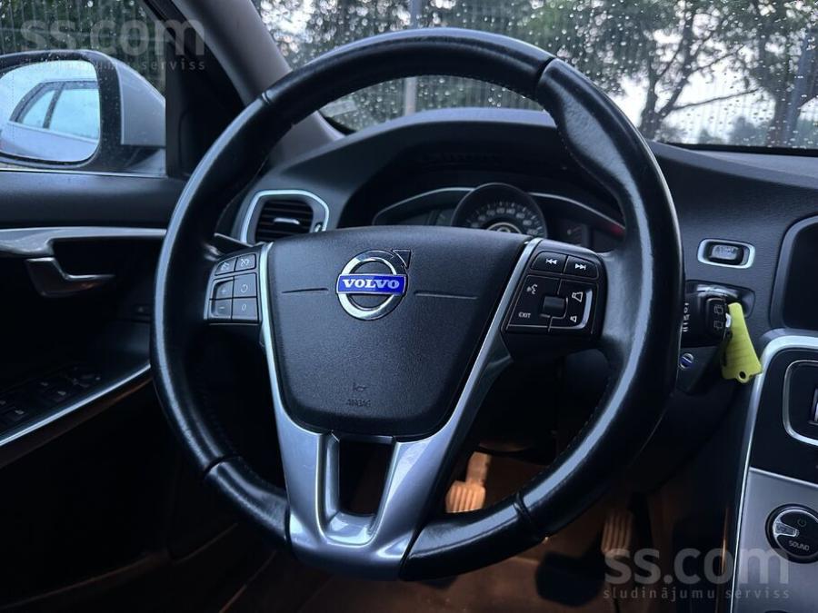 Pelēks Volvo V60 2013 Cēsis, ar dzinēja tilpumu 1.60 L un nobraukumu 0 tūkst. km par 5700 €, foto 19 vietnē AUTOMOTO.COM.LV
