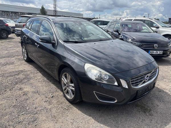 Grey Volvo V60 2013 in Kaunas, with an engine capacity of 1.56 L and mileage of 290 thousand km for 5100 €, photo 2 on AUTOMOTO.COM.LV