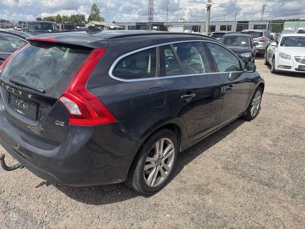 Grey Volvo V60 2013 in Kaunas, with an engine capacity of 1.56 L and mileage of 290 thousand km for 5100 €, photo 6 on AUTOMOTO.COM.LV
