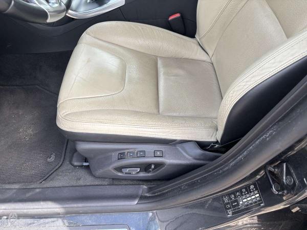 Grey Volvo V60 2013 in Kaunas, with an engine capacity of 1.56 L and mileage of 290 thousand km for 5100 €, photo 8 on AUTOMOTO.COM.LV