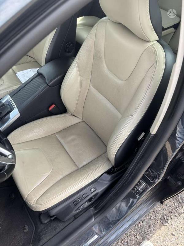 Grey Volvo V60 2013 in Kaunas, with an engine capacity of 1.56 L and mileage of 290 thousand km for 5100 €, photo 9 on AUTOMOTO.COM.LV